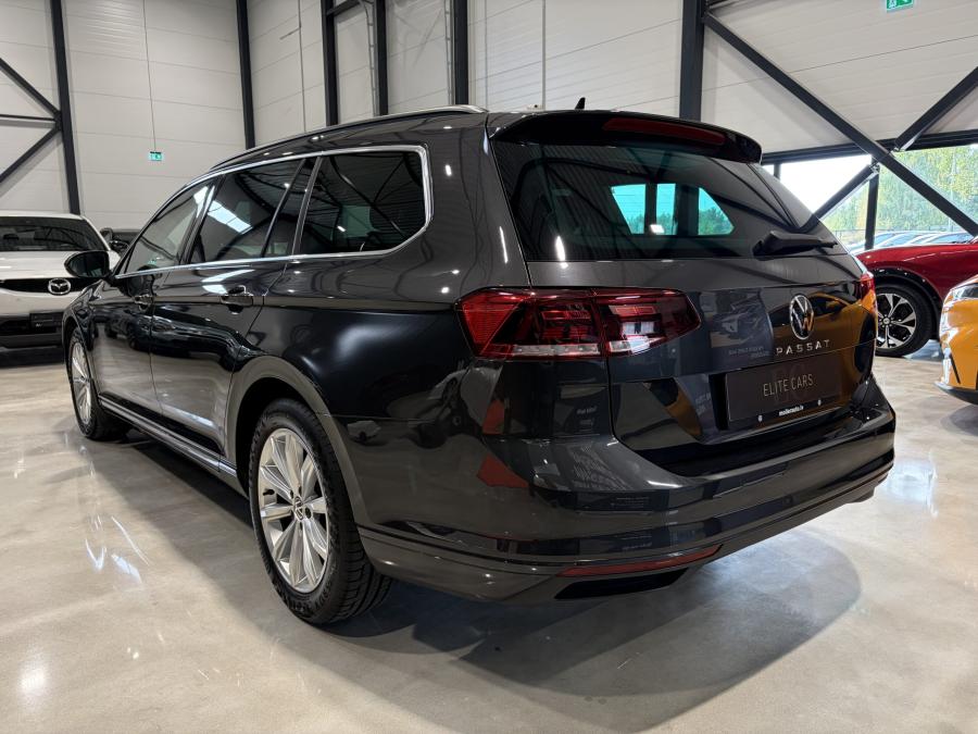 Pelēks Volkswagen Passat B8 2023 Rīga, ar dzinēja tilpumu 1.50 L un nobraukumu 16 tūkst. km par 18990 €, foto 5 vietnē AUTOMOTO.COM.LV