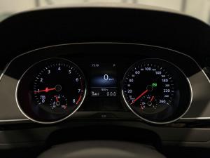 Pelēks Volkswagen Passat B8 2023 Rīga, ar dzinēja tilpumu 1.50 L un nobraukumu 16 tūkst. km par 18990 €, foto 10 vietnē AUTOMOTO.COM.LV