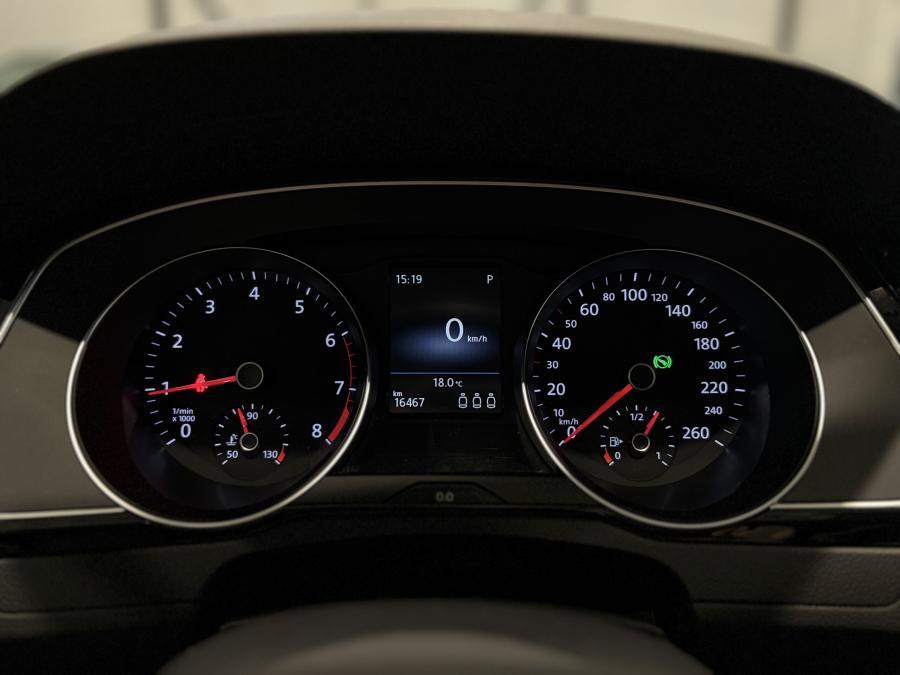 Pelēks Volkswagen Passat B8 2023 Rīga, ar dzinēja tilpumu 1.50 L un nobraukumu 16 tūkst. km par 18990 €, foto 10 vietnē AUTOMOTO.COM.LV