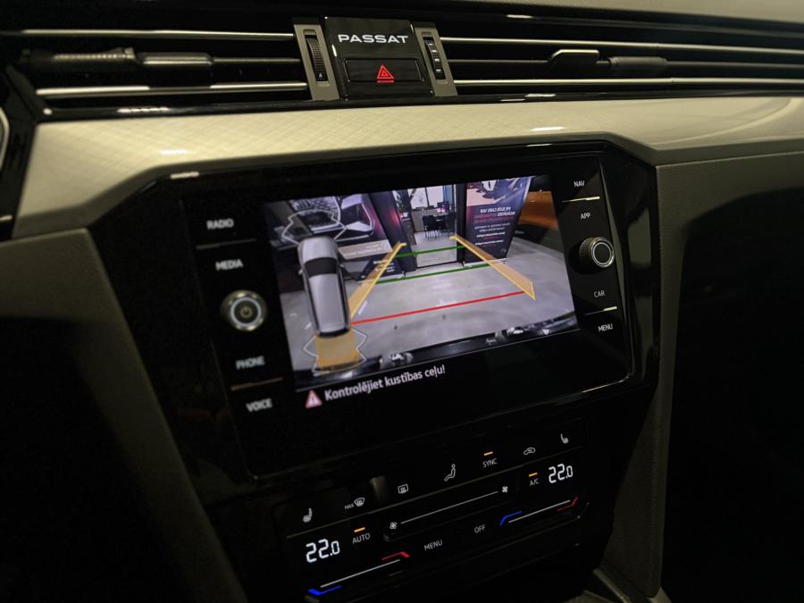 Pelēks Volkswagen Passat B8 2023 Rīga, ar dzinēja tilpumu 1.50 L un nobraukumu 16 tūkst. km par 18990 €, foto 12 vietnē AUTOMOTO.COM.LV