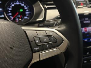 Pelēks Volkswagen Passat B8 2023 Rīga, ar dzinēja tilpumu 1.50 L un nobraukumu 16 tūkst. km par 18990 €, foto 15 vietnē AUTOMOTO.COM.LV