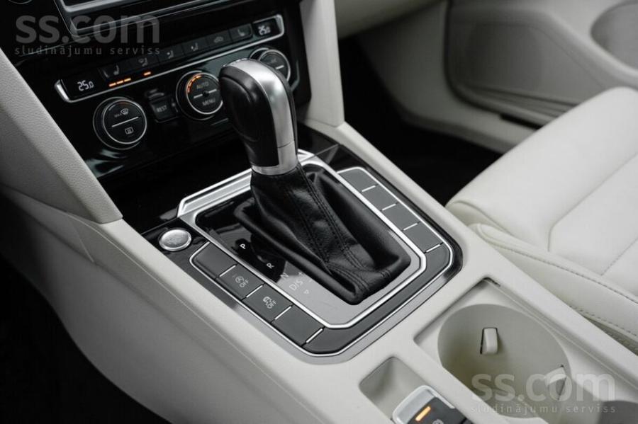 Sarkans Volkswagen Passat B8 2016 Rīga, ar dzinēja tilpumu 1.80 L un nobraukumu 140 tūkst. km par 12200 €, foto 19 vietnē AUTOMOTO.COM.LV