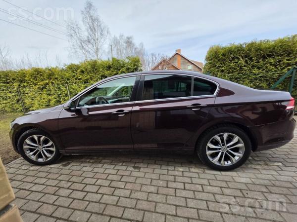 Red Volkswagen Passat B8 2016 in Riga, with an engine capacity of 2.00 L and mileage of 260 thousand km for 8250 €, photo 4 on AUTOMOTO.COM.LV