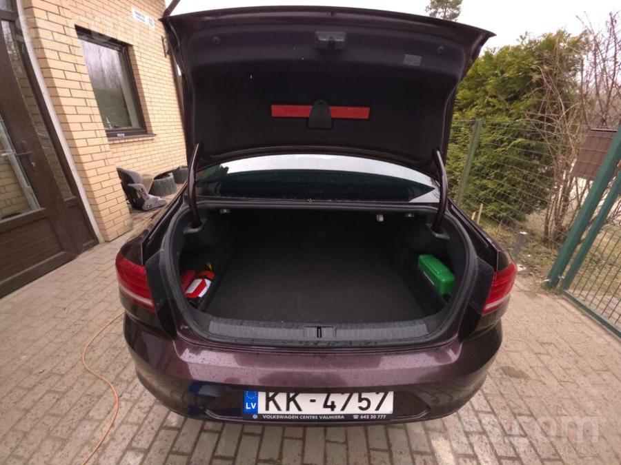Red Volkswagen Passat B8 2016 in Riga, with an engine capacity of 2.00 L and mileage of 260 thousand km for 8250 €, photo 8 on AUTOMOTO.COM.LV