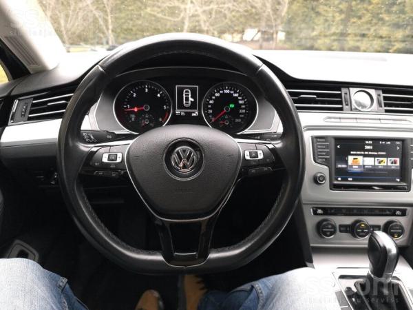 Red Volkswagen Passat B8 2016 in Riga, with an engine capacity of 2.00 L and mileage of 260 thousand km for 8250 €, photo 10 on AUTOMOTO.COM.LV