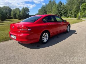 Red Volkswagen Passat B8 2016 in Riga, with an engine capacity of 2.00 L and mileage of 292 thousand km for 6700 €, photo 3 on AUTOMOTO.COM.LV