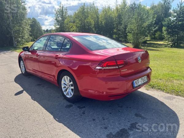 Red Volkswagen Passat B8 2016 in Riga, with an engine capacity of 2.00 L and mileage of 292 thousand km for 6700 €, photo 4 on AUTOMOTO.COM.LV