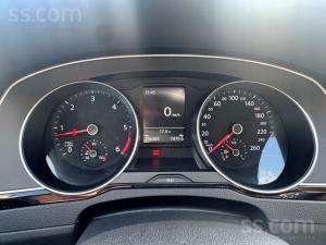 Red Volkswagen Passat B8 2016 in Riga, with an engine capacity of 2.00 L and mileage of 292 thousand km for 6700 €, photo 9 on AUTOMOTO.COM.LV