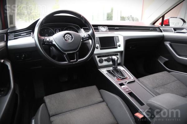 Sarkans Volkswagen Passat B8 2016 Rīga, ar dzinēja tilpumu 2.00 L un nobraukumu 296 tūkst. km par 7495 €, foto 8 vietnē AUTOMOTO.COM.LV