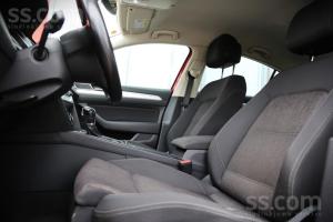 Sarkans Volkswagen Passat B8 2016 Rīga, ar dzinēja tilpumu 2.00 L un nobraukumu 296 tūkst. km par 7495 €, foto 12 vietnē AUTOMOTO.COM.LV
