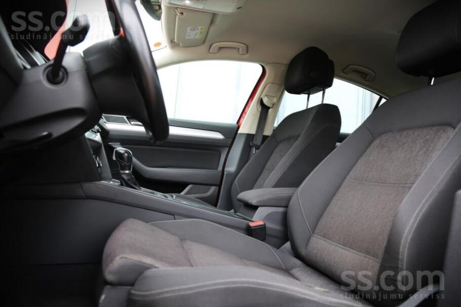 Sarkans Volkswagen Passat B8 2016 Rīga, ar dzinēja tilpumu 2.00 L un nobraukumu 296 tūkst. km par 7495 €, foto 12 vietnē AUTOMOTO.COM.LV