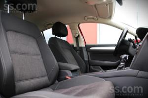 Sarkans Volkswagen Passat B8 2016 Rīga, ar dzinēja tilpumu 2.00 L un nobraukumu 296 tūkst. km par 7495 €, foto 13 vietnē AUTOMOTO.COM.LV