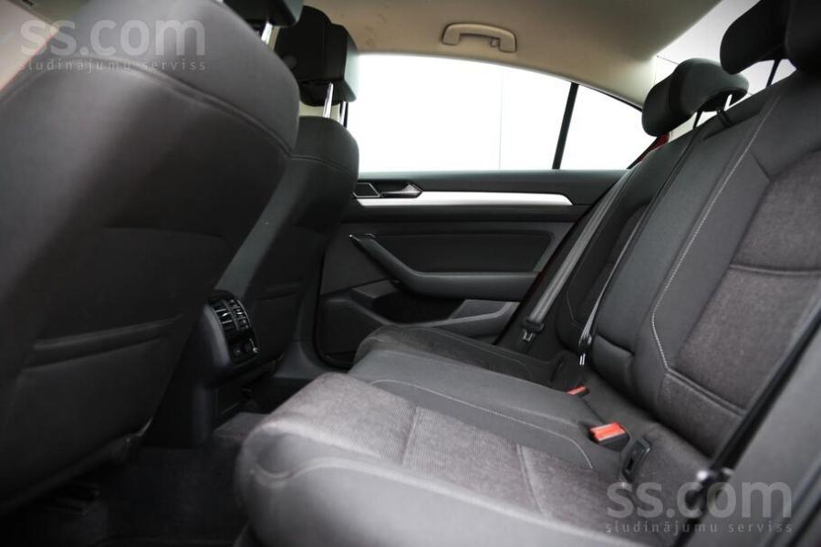 Sarkans Volkswagen Passat B8 2016 Rīga, ar dzinēja tilpumu 2.00 L un nobraukumu 296 tūkst. km par 7495 €, foto 14 vietnē AUTOMOTO.COM.LV