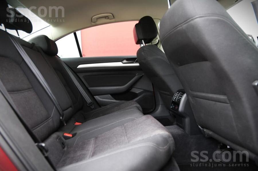 Sarkans Volkswagen Passat B8 2016 Rīga, ar dzinēja tilpumu 2.00 L un nobraukumu 296 tūkst. km par 7495 €, foto 15 vietnē AUTOMOTO.COM.LV