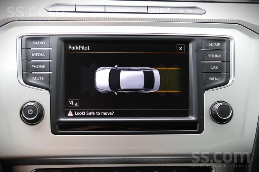 Sarkans Volkswagen Passat B8 2016 Rīga, ar dzinēja tilpumu 2.00 L un nobraukumu 296 tūkst. km par 7495 €, foto 18 vietnē AUTOMOTO.COM.LV