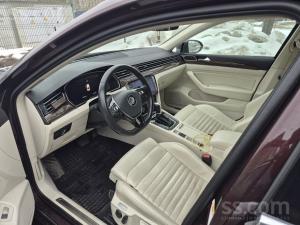 Sarkans Volkswagen Passat B8 2017 Rīga, ar dzinēja tilpumu 2.00 L un nobraukumu 157 tūkst. km par 13900 €, foto 10 vietnē AUTOMOTO.COM.LV