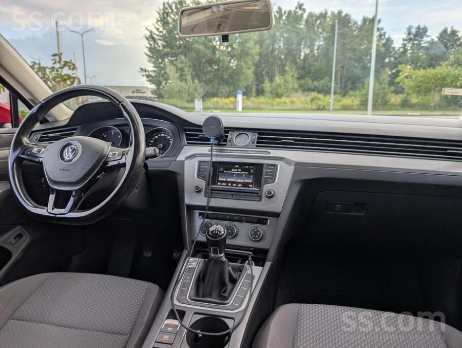 Sarkans Volkswagen Passat B8 2015 Rīga, ar dzinēja tilpumu 1.60 L un nobraukumu 164 tūkst. km par 7500 €, foto 9 vietnē AUTOMOTO.COM.LV