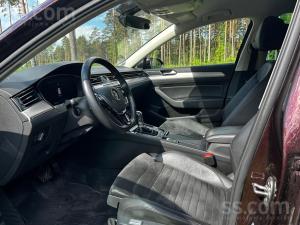 Sarkans Volkswagen Passat B8 2016 Rīga, ar dzinēja tilpumu 2.00 L un nobraukumu 213 tūkst. km par 8300 €, foto 8 vietnē AUTOMOTO.COM.LV
