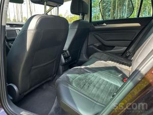 Sarkans Volkswagen Passat B8 2016 Rīga, ar dzinēja tilpumu 2.00 L un nobraukumu 213 tūkst. km par 8300 €, foto 9 vietnē AUTOMOTO.COM.LV
