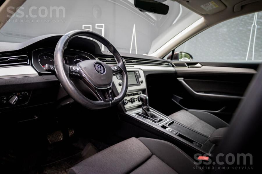 Red Volkswagen Passat B8 2016 in Riga, with an engine capacity of 2.00 L and mileage of 360 thousand km for 7490 €, photo 10 on AUTOMOTO.COM.LV