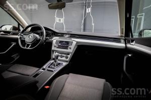 Red Volkswagen Passat B8 2016 in Riga, with an engine capacity of 2.00 L and mileage of 360 thousand km for 7490 €, photo 13 on AUTOMOTO.COM.LV