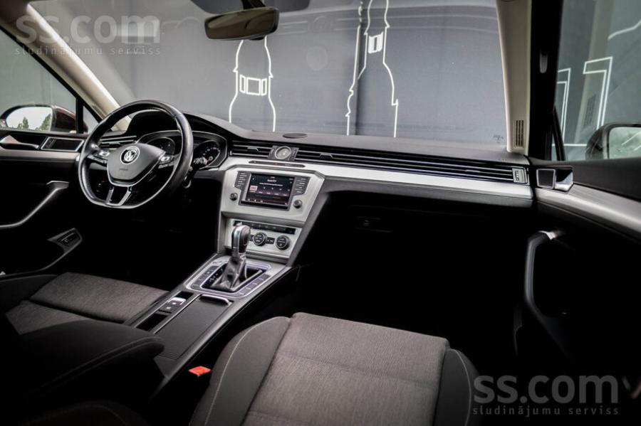 Red Volkswagen Passat B8 2016 in Riga, with an engine capacity of 2.00 L and mileage of 360 thousand km for 7490 €, photo 13 on AUTOMOTO.COM.LV