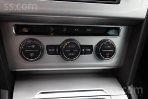 Red Volkswagen Passat B8 2016 in Riga, with an engine capacity of 2.00 L and mileage of 360 thousand km for 7490 €, photo 18 on AUTOMOTO.COM.LV