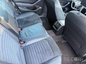 Sarkans Volkswagen Passat B8 2017 Rīga, ar dzinēja tilpumu 2.00 L un nobraukumu 260 tūkst. km par 9200 €, foto 21 vietnē AUTOMOTO.COM.LV