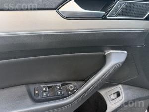 Sarkans Volkswagen Passat B8 2017 Rīga, ar dzinēja tilpumu 2.00 L un nobraukumu 260 tūkst. km par 9200 €, foto 23 vietnē AUTOMOTO.COM.LV