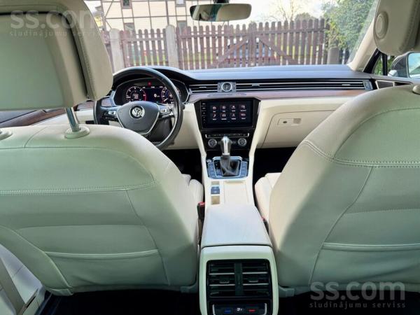 Red Volkswagen Passat B8 2018 in Riga, with an engine capacity of 2.00 L and mileage of 188 thousand km for 13500 €, photo 5 on AUTOMOTO.COM.LV