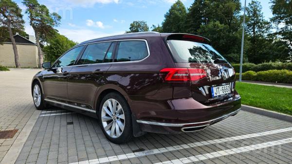 Volkswagen Passat B8 2018 Liepāja vietnē Sarkans Volkswagen Passat B8 2018 Liepāja, ar dzinēja tilpumu 2.00 L un nobraukumu 216 tūkst. km par 14000 €, foto 3 vietnē AUTOMOTO.COM.LV