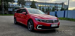 Red Volkswagen Passat B8 2020 in Riga, with an engine capacity of 1.40 L and mileage of 190 thousand km for 20000 €, photo 25 on AUTOMOTO.COM.LV