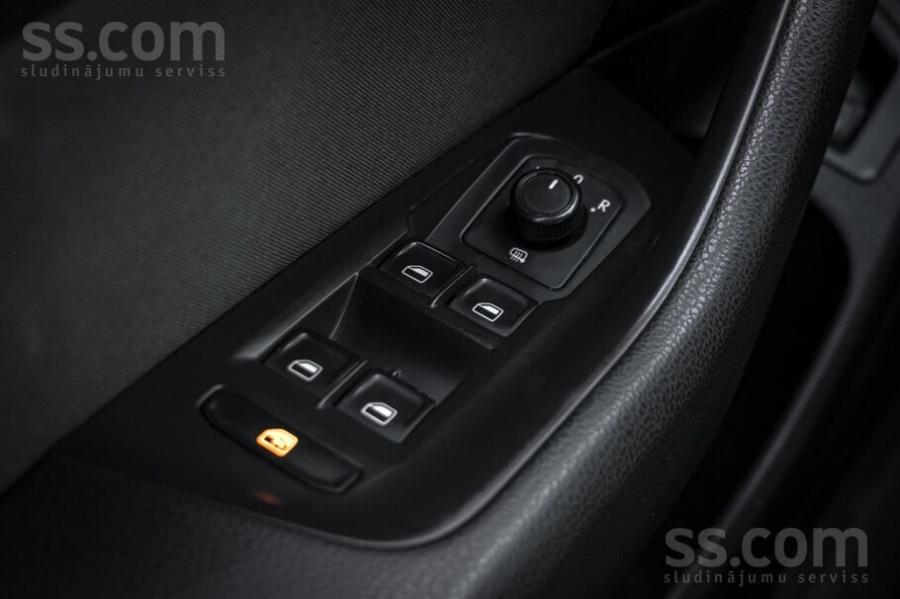 Volkswagen Passat B8 2015 in Riga, with an engine capacity of 2.00 L and mileage of 337 thousand km for 8995 €, photo 16 on AUTOMOTO.COM.LV