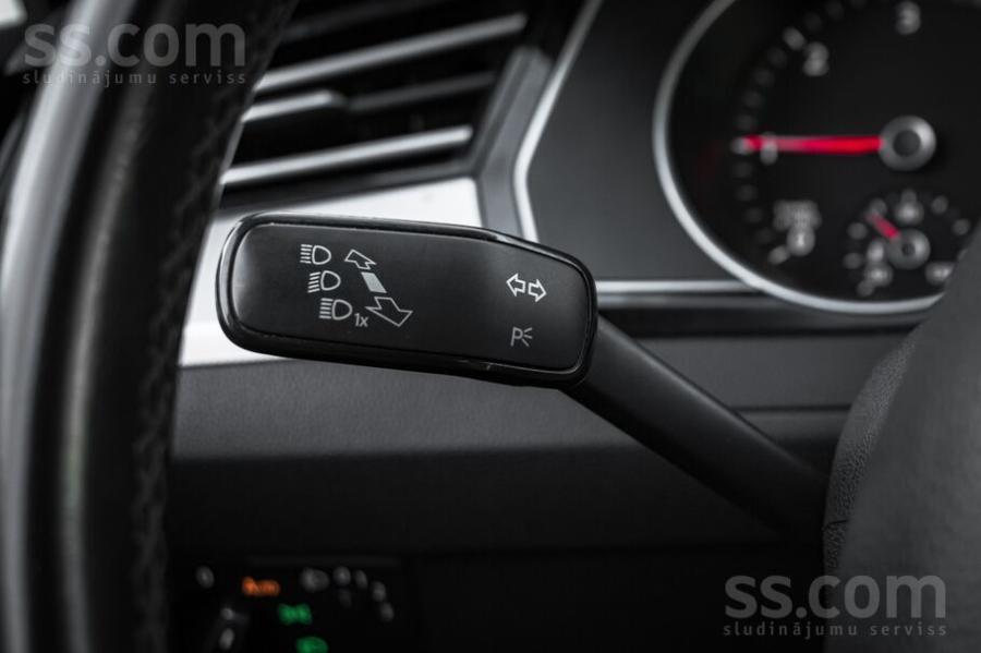 Volkswagen Passat B8 2015 in Riga, with an engine capacity of 2.00 L and mileage of 337 thousand km for 8995 €, photo 19 on AUTOMOTO.COM.LV