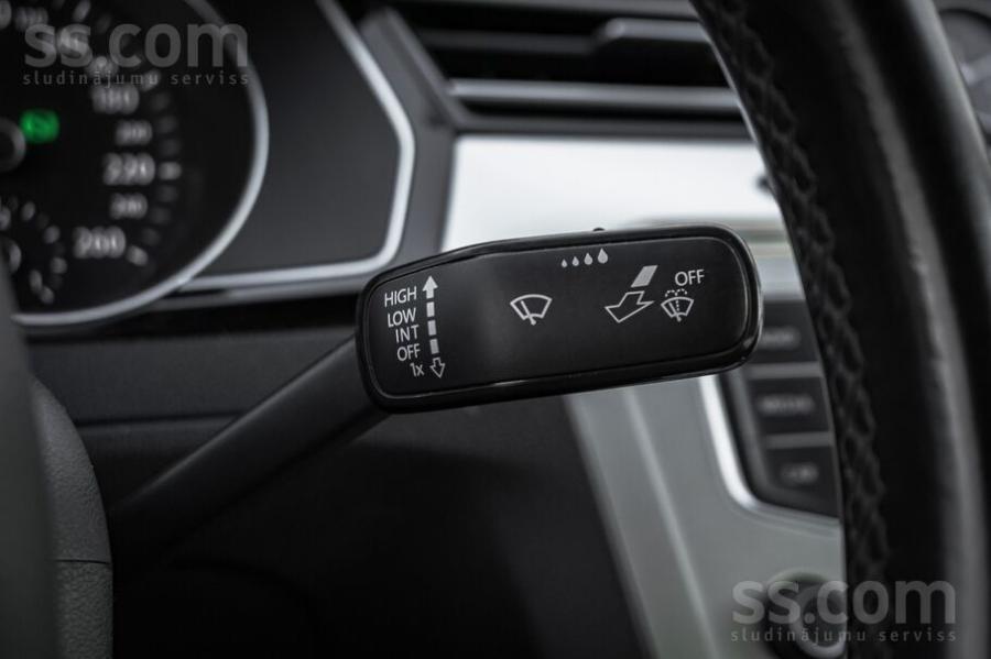 Volkswagen Passat B8 2015 in Riga, with an engine capacity of 2.00 L and mileage of 337 thousand km for 8995 €, photo 23 on AUTOMOTO.COM.LV