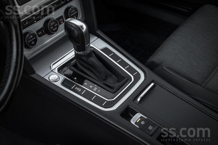 Volkswagen Passat B8 2015 in Riga, with an engine capacity of 2.00 L and mileage of 337 thousand km for 8995 €, photo 24 on AUTOMOTO.COM.LV