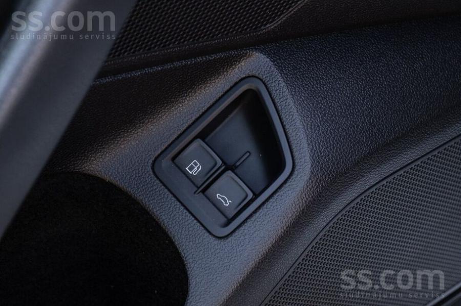 Volkswagen Passat B8 2022 in Riga, with an engine capacity of 1.40 L and mileage of 141 thousand km for 20950 €, photo 18 on AUTOMOTO.COM.LV