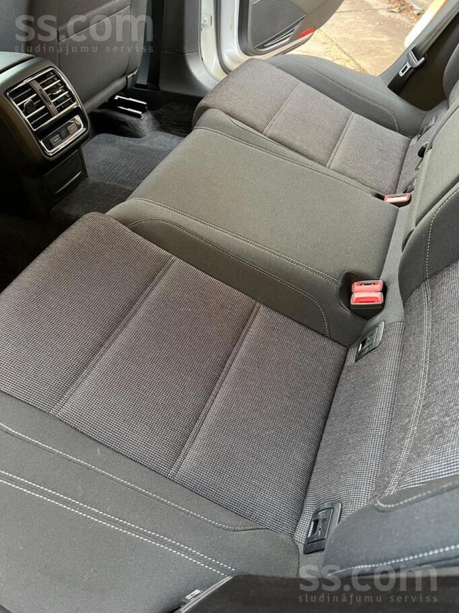 Volkswagen Passat B8 2016 in Daugavpils, with an engine capacity of 2.00 L and mileage of 312 thousand km for 8500 €, photo 12 on AUTOMOTO.COM.LV