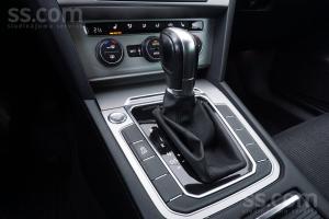 Volkswagen Passat B8 2017 in Riga, with an engine capacity of 2.00 L and mileage of 277 thousand km for 8900 €, photo 37 on AUTOMOTO.COM.LV