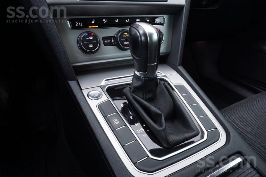 Volkswagen Passat B8 2017 in Riga, with an engine capacity of 2.00 L and mileage of 277 thousand km for 8900 €, photo 37 on AUTOMOTO.COM.LV