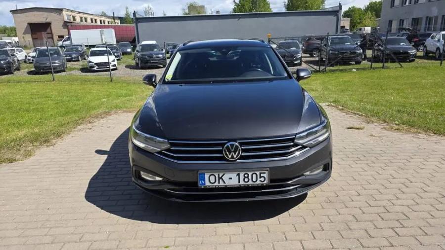 Volkswagen Passat B8 2021 in Riga, with an engine capacity of 2.00 L and mileage of 257 thousand km for 13950 €, photo 3 on AUTOMOTO.COM.LV