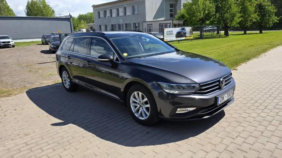 Volkswagen Passat B8 2021 in Riga, with an engine capacity of 2.00 L and mileage of 257 thousand km for 13950 €, photo 4 on AUTOMOTO.COM.LV