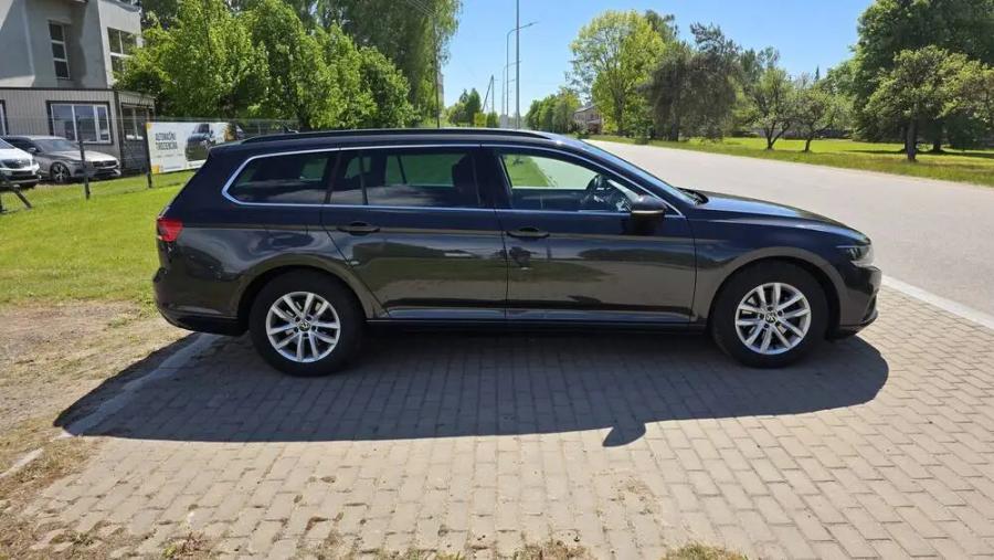 Volkswagen Passat B8 2021 in Riga, with an engine capacity of 2.00 L and mileage of 257 thousand km for 13950 €, photo 5 on AUTOMOTO.COM.LV