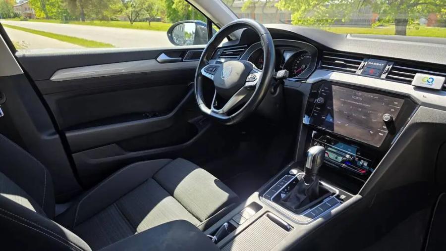 Volkswagen Passat B8 2021 in Riga, with an engine capacity of 2.00 L and mileage of 257 thousand km for 13950 €, photo 16 on AUTOMOTO.COM.LV