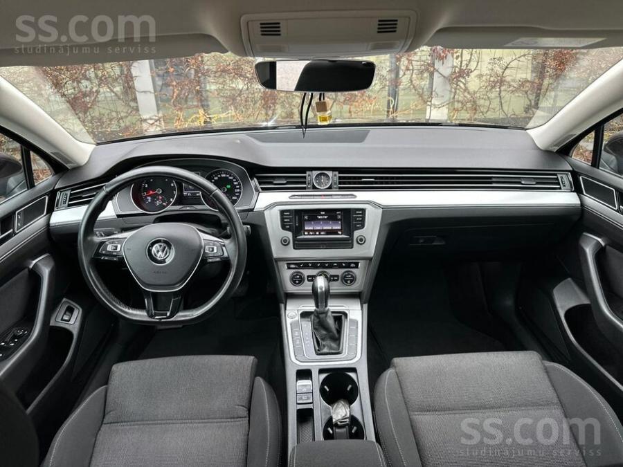Violet Volkswagen Passat B8 2015 in Riga, with an engine capacity of 1.80 L and mileage of 257 thousand km for 8790 €, photo 14 on AUTOMOTO.COM.LV