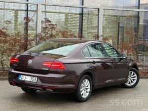 Violet Volkswagen Passat B8 2015 in Riga, with an engine capacity of 1.80 L and mileage of 257 thousand km for 8750 €, photo 2 on AUTOMOTO.COM.LV