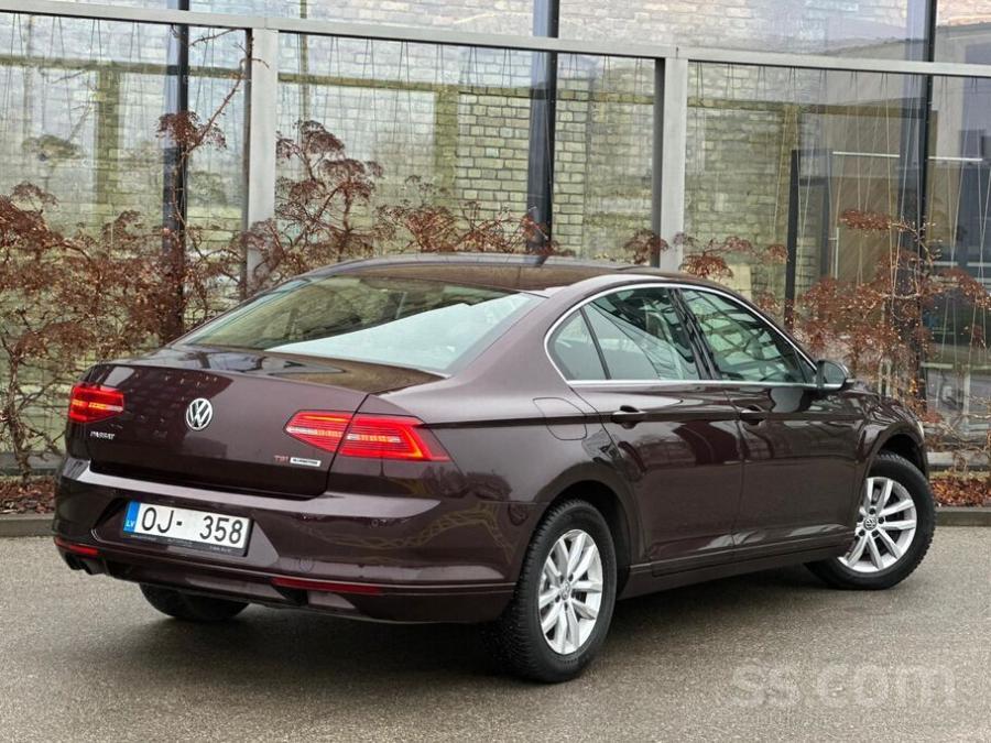 Violet Volkswagen Passat B8 2015 in Riga, with an engine capacity of 1.80 L and mileage of 257 thousand km for 8750 €, photo 2 on AUTOMOTO.COM.LV