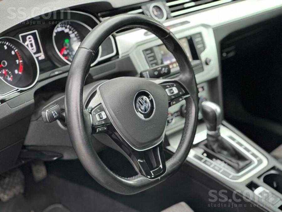 Violet Volkswagen Passat B8 2015 in Riga, with an engine capacity of 1.80 L and mileage of 257 thousand km for 8750 €, photo 12 on AUTOMOTO.COM.LV