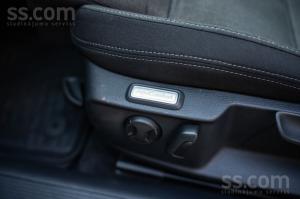 Violet Volkswagen Passat B8 2015 in Riga, with an engine capacity of 1.80 L and mileage of 260 thousand km for 8950 €, photo 10 on AUTOMOTO.COM.LV