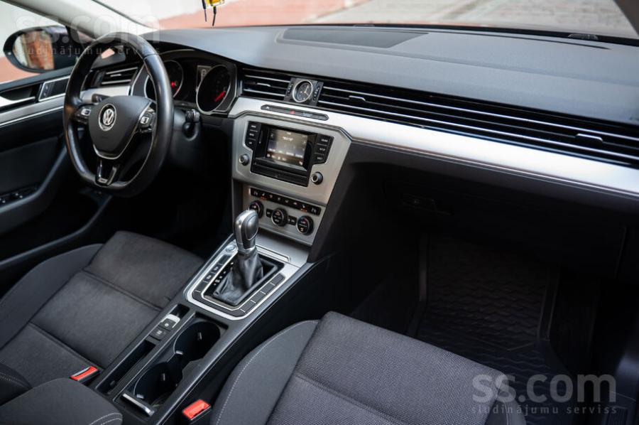 Violet Volkswagen Passat B8 2015 in Riga, with an engine capacity of 1.80 L and mileage of 260 thousand km for 8950 €, photo 16 on AUTOMOTO.COM.LV